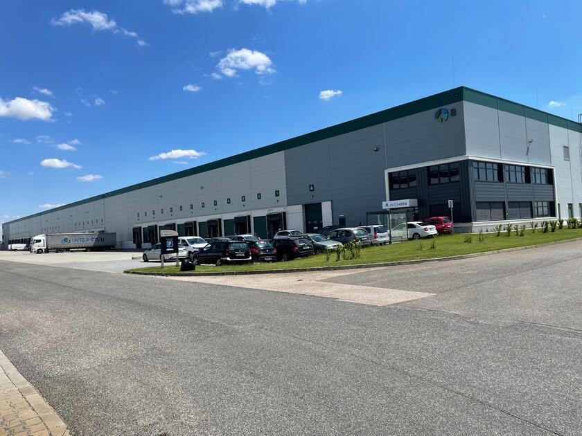 Flexible warehousing solutions with a customer-focused approach